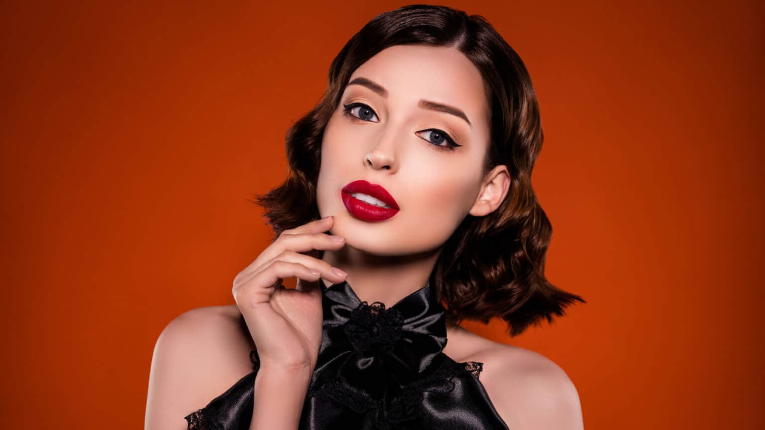 9 Signs Your Makeup Might Be Expired - The Queen Zone
