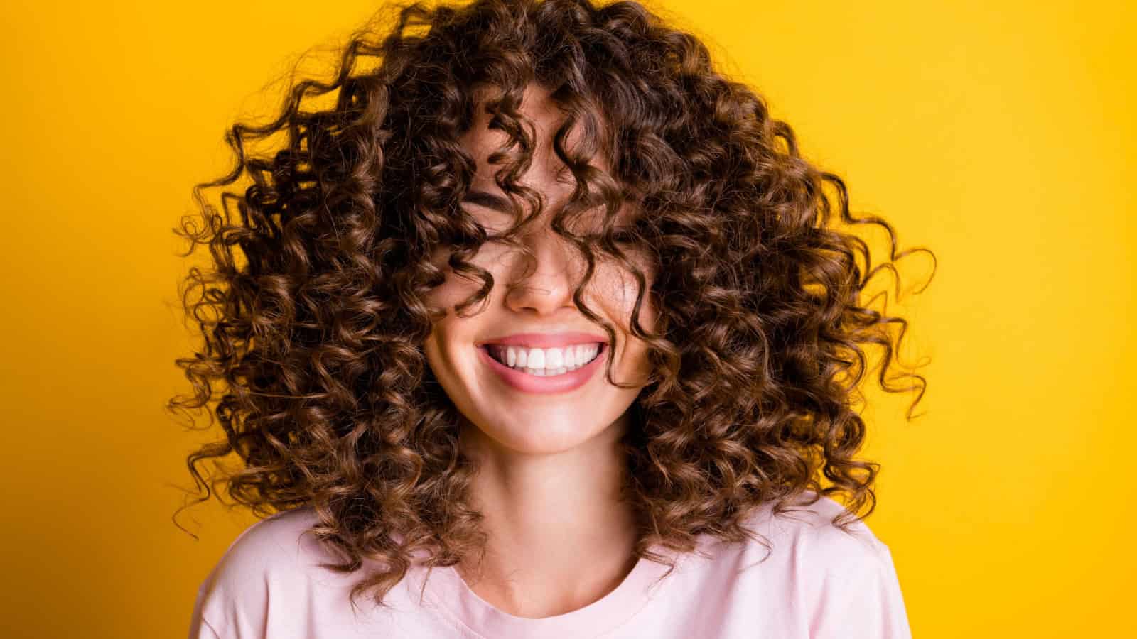 Mastering Curly Hair: Tips for Perfect Curls Every Day - The Queen Zone