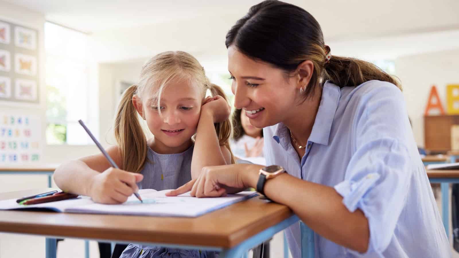 11 reasons cursive writing is coming back to schools - The Queen Zone