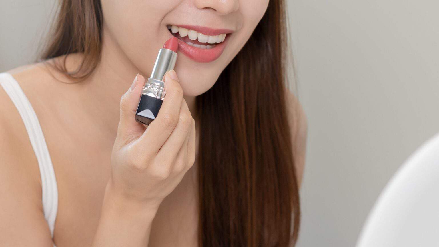 One Swipe Lipstick: Easy Luscious Lips - The Queen Zone