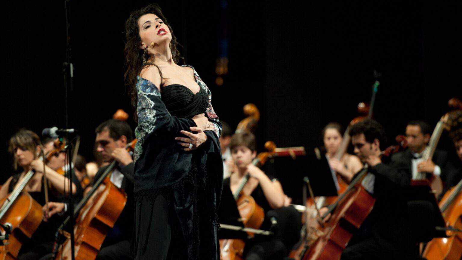 15 Compelling Reasons to Fall in Love with Opera (and 10 Operas to Jump ...