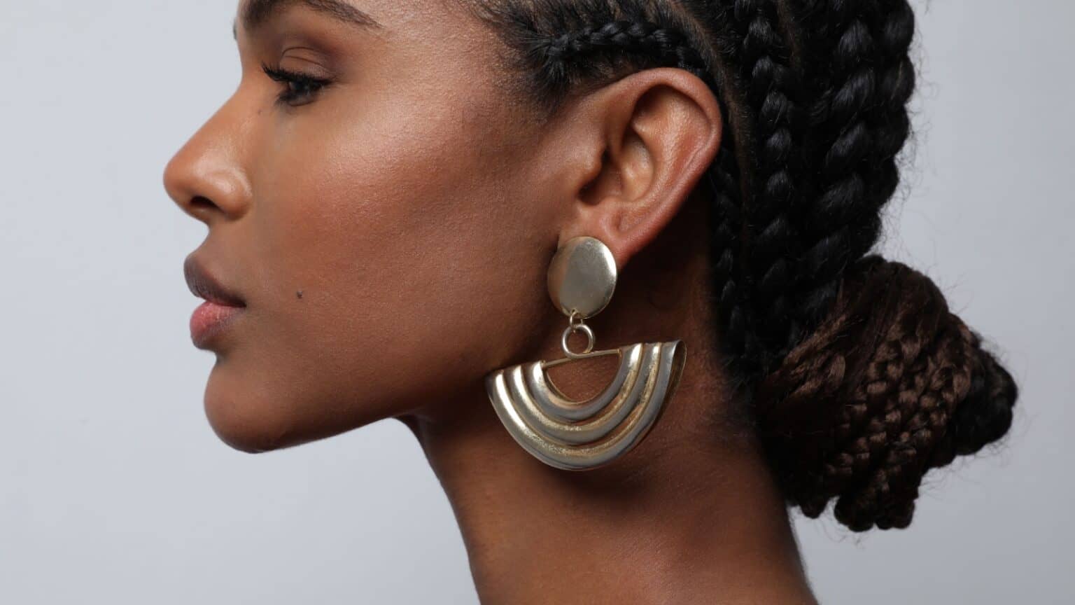 Earrings Hurting Your Ears? This Is Why & What You Can Do About It ...