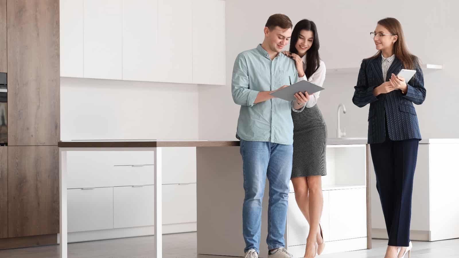 If a real estate agent knows a house is a terrible investment right now ...