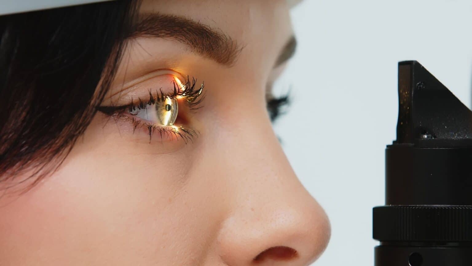 A Simple Eye Exam Can Catch These Serious Diseases - The Queen Zone