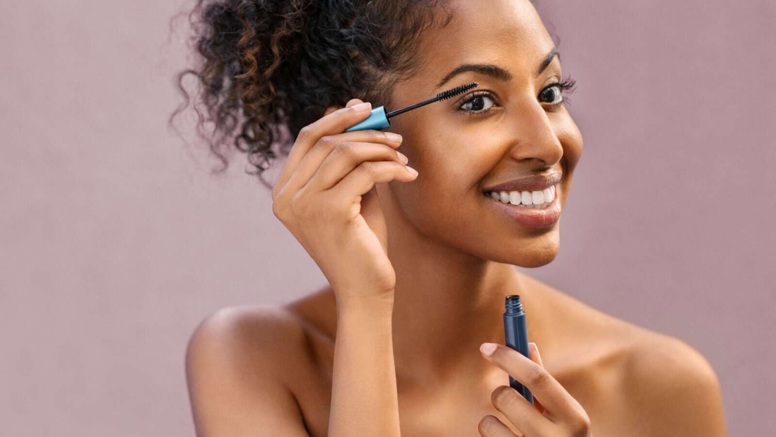 The 8 Most Dangerous Cosmetic Products We Still Use - The Queen Zone