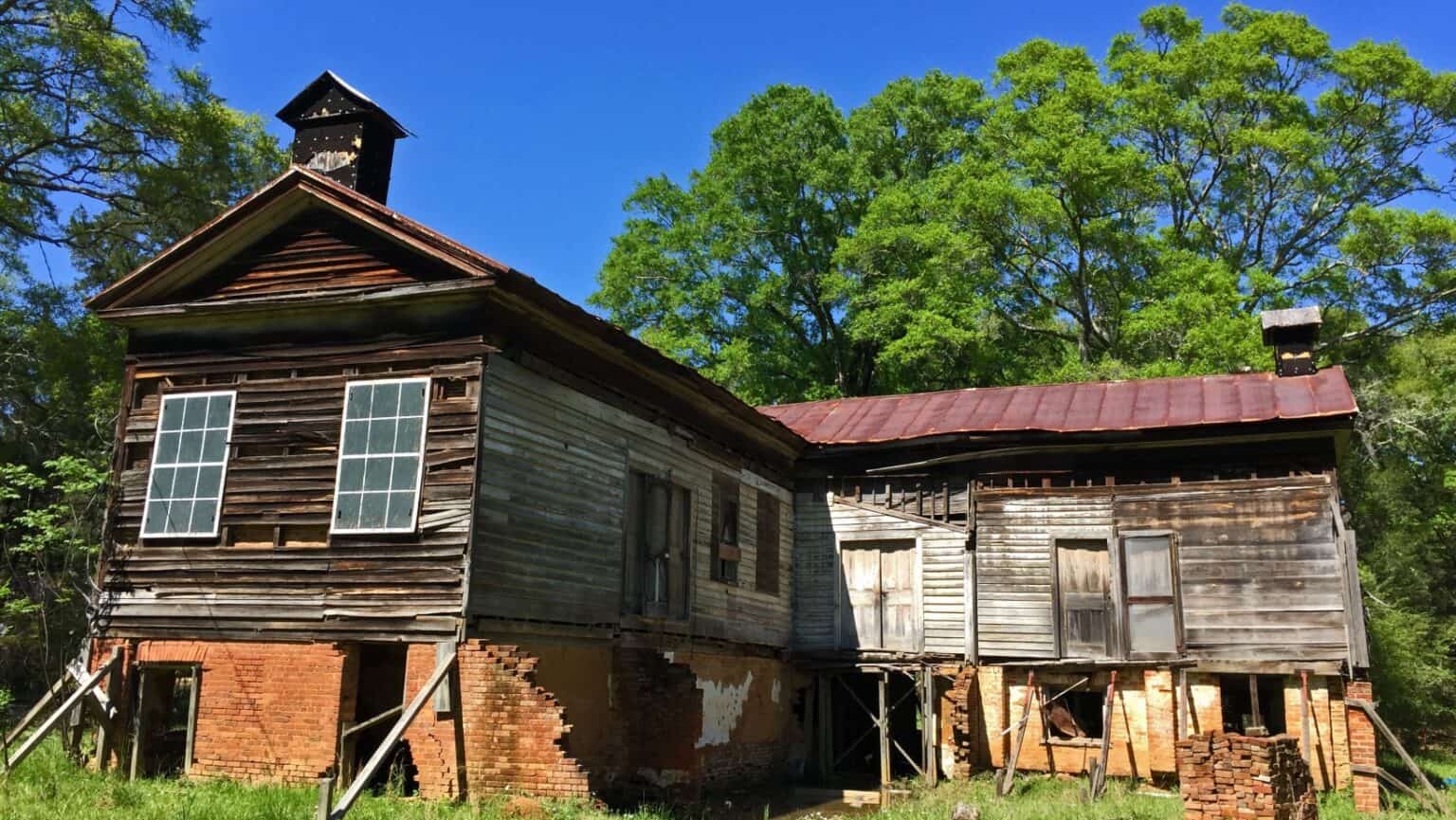 America's Modern Ghost Towns: 10 Communities Abandoned Since 1970 - The ...