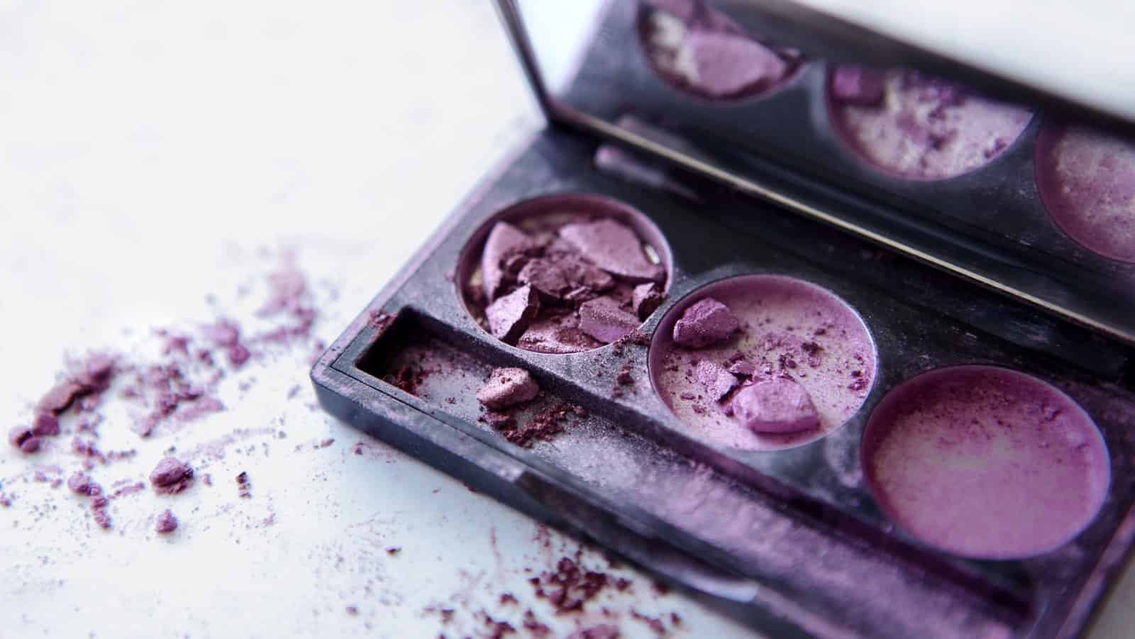 9 Signs Your Makeup Might Be Expired - The Queen Zone