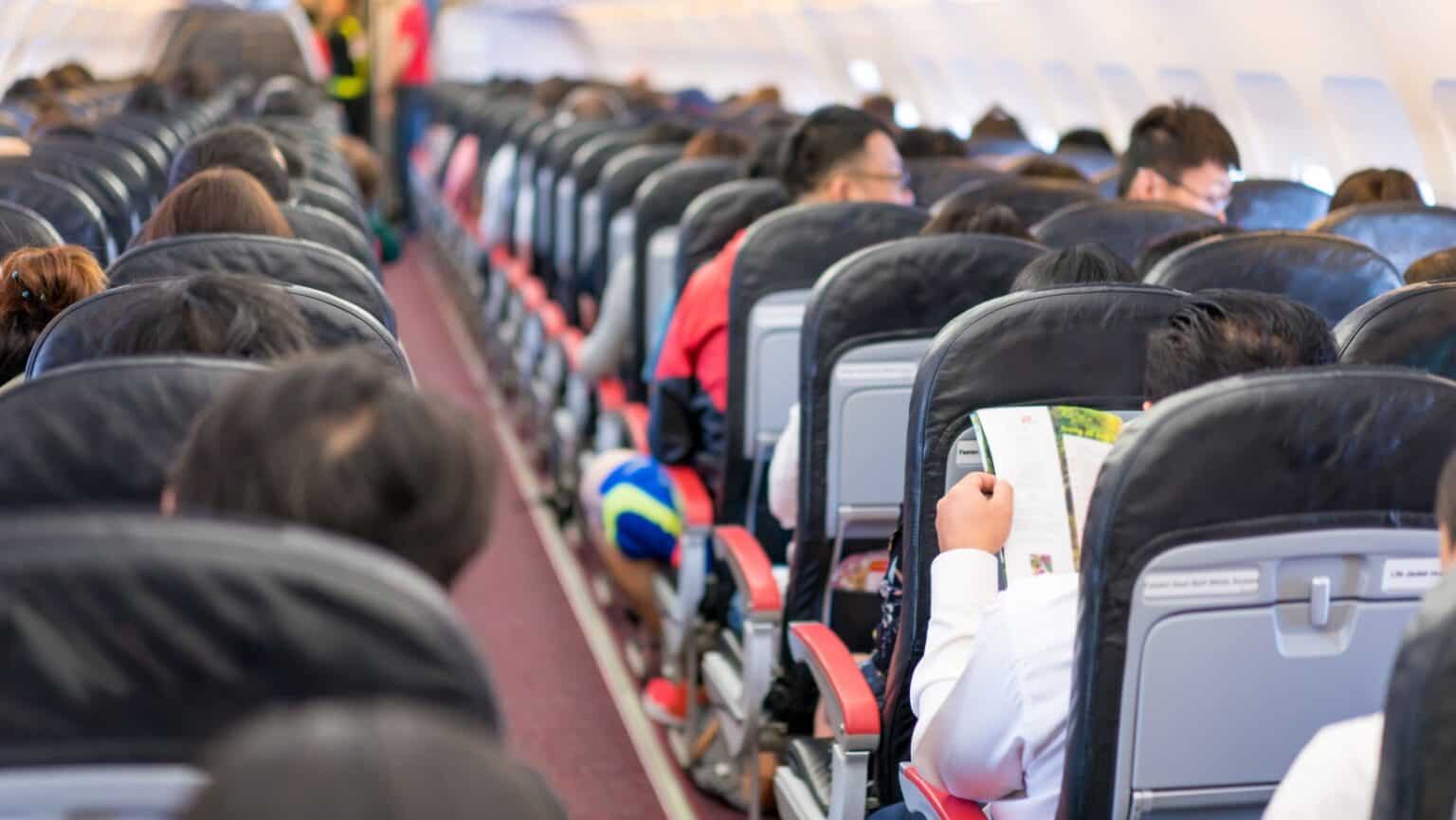 How To Secure The Seat You Want on A Domestic Flight - The Queen Zone