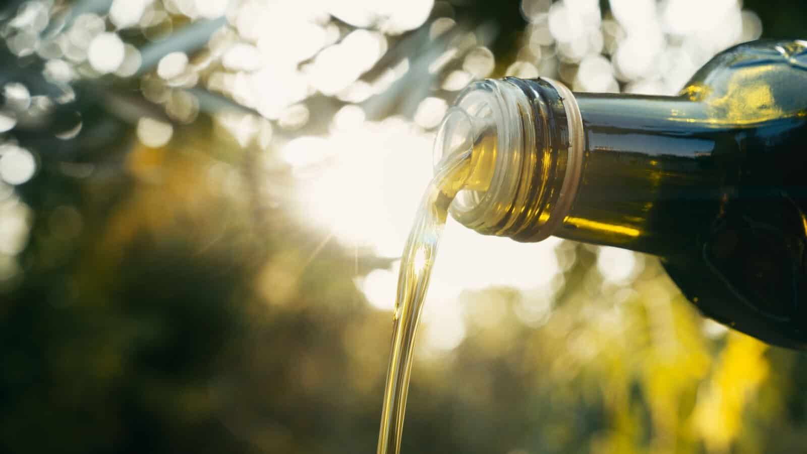 How to Buy Truly Good Olive Oil - The Queen Zone