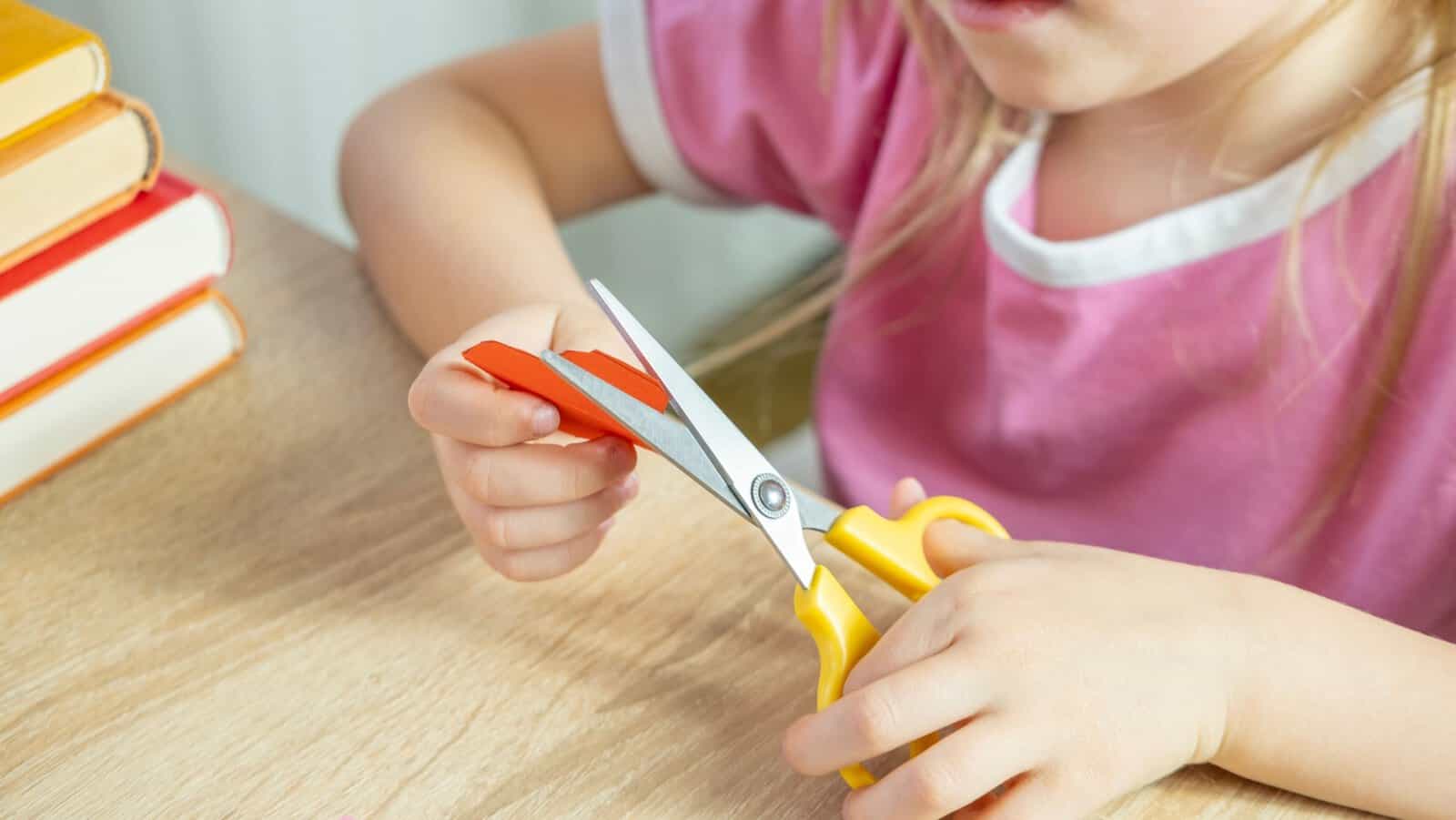 Left-handed? History hasn’t always been kind - The Queen Zone