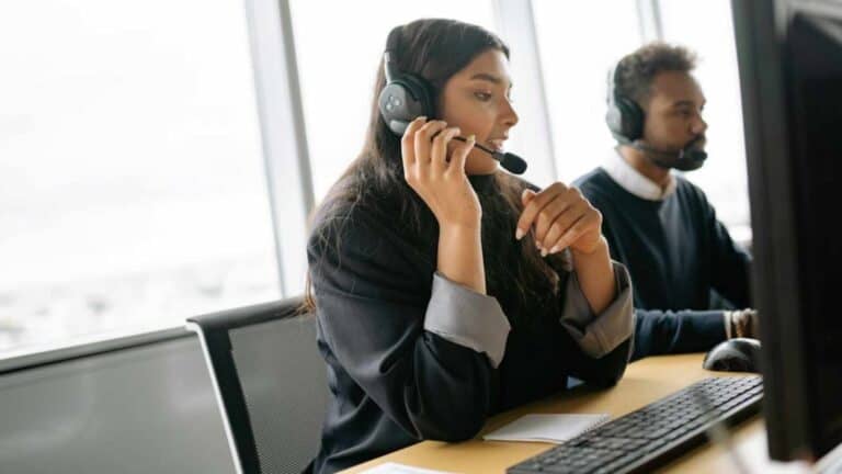 13 Worst Jobs in the World - The Queen Zone
