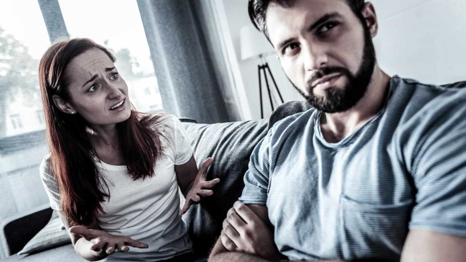 12 signs that a man does not care about you - The Queen Zone
