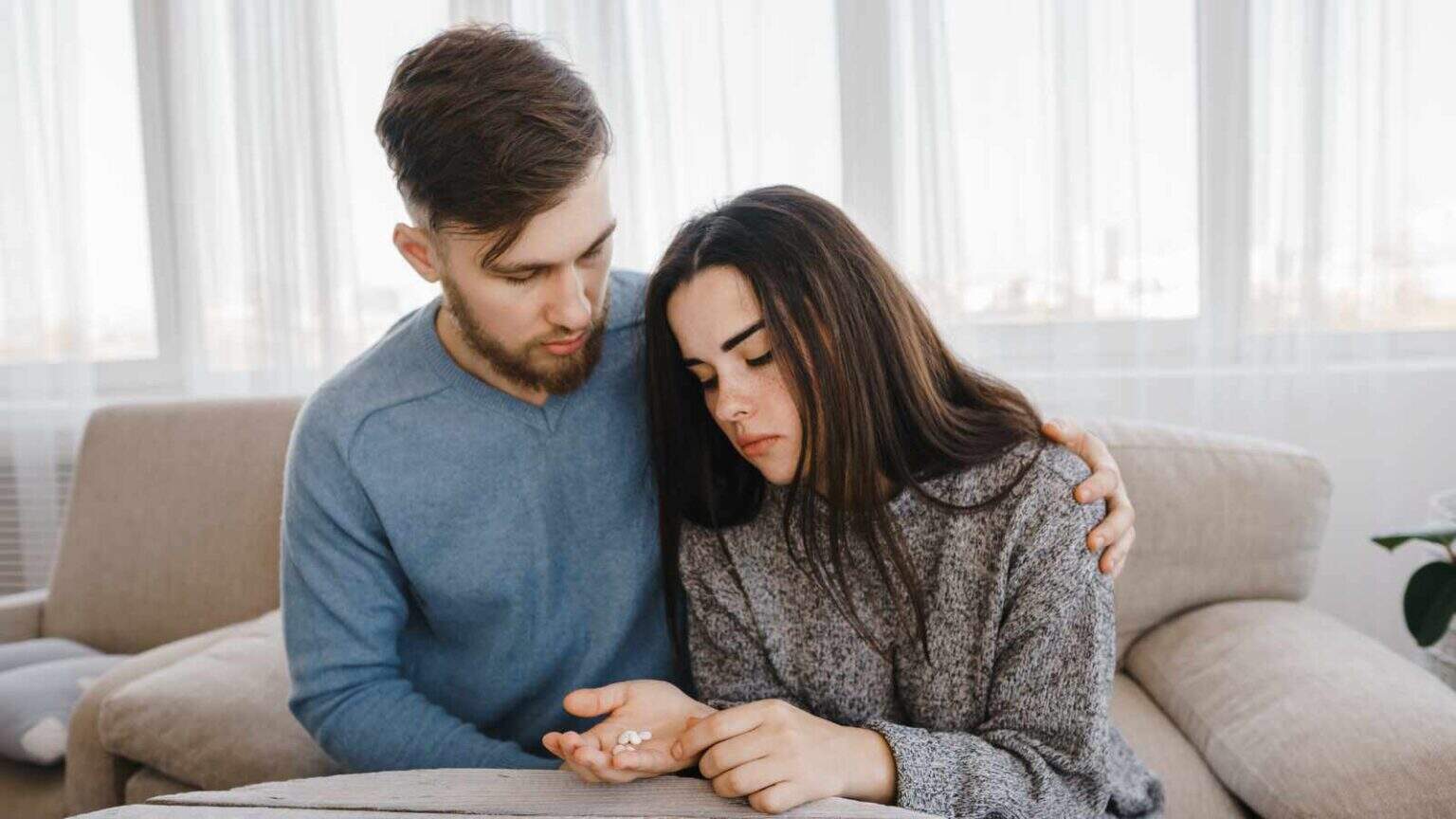 12 things a devoted husband does for his wife to show love and care ...