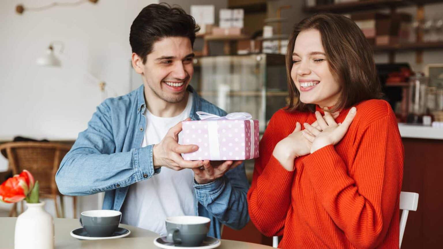 12 things a devoted husband does for his wife to show love and care ...