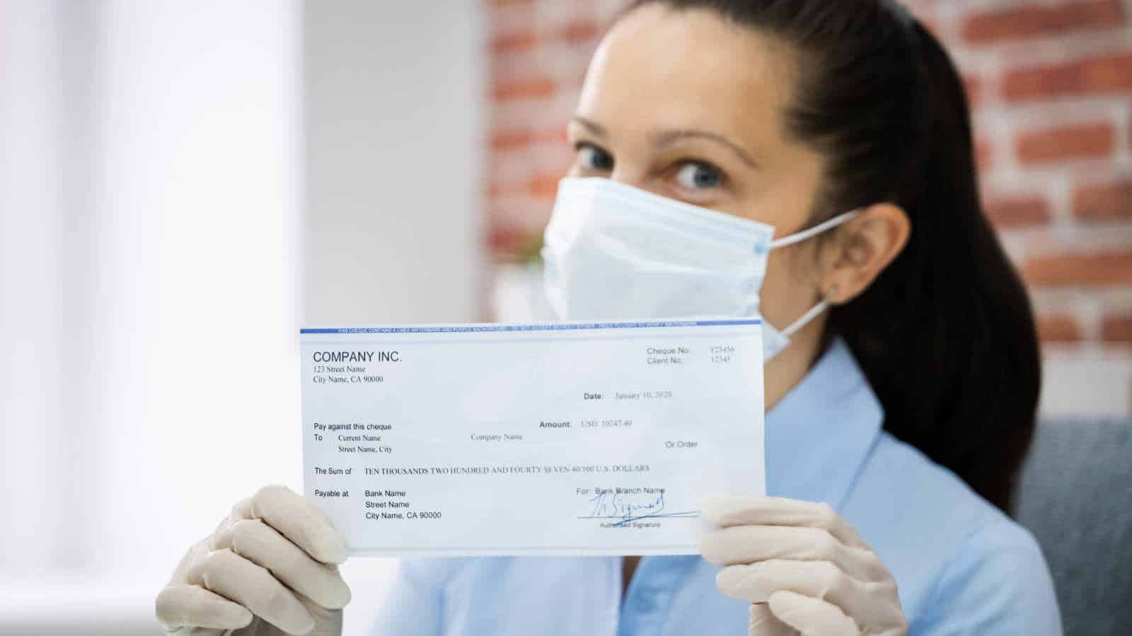 Paper checks in the U.S. are nearing obsolescence - The Queen Zone