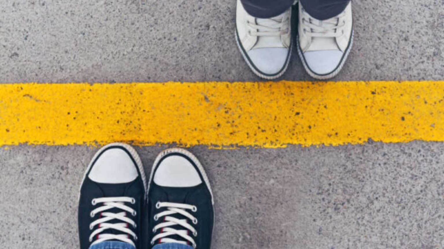 11 subtle behaviors that warn you someone is actively working against ...
