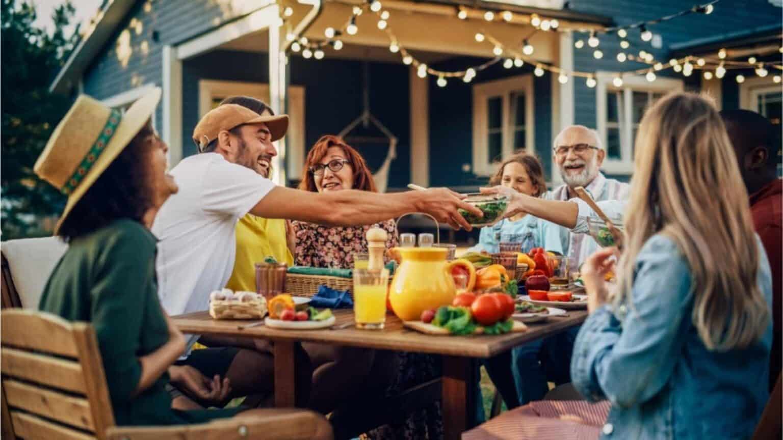 13 family traditions we thought were outdated until we realized how ...